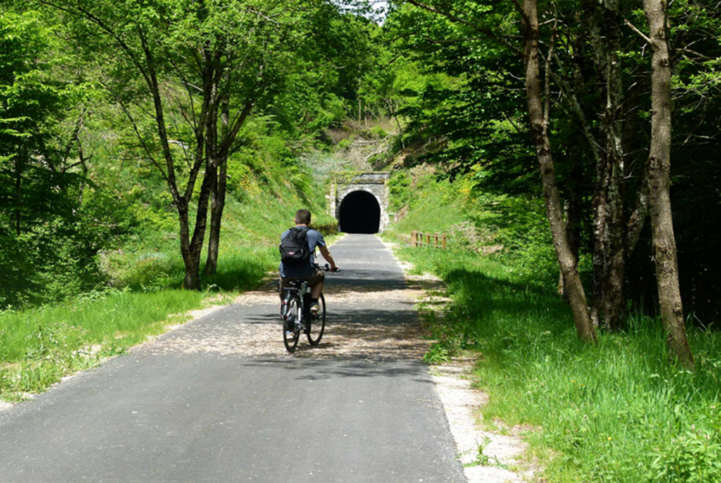 Piste verte entre Bort-les-Orgues et Ydes - Vivre en Haute-Corrèze