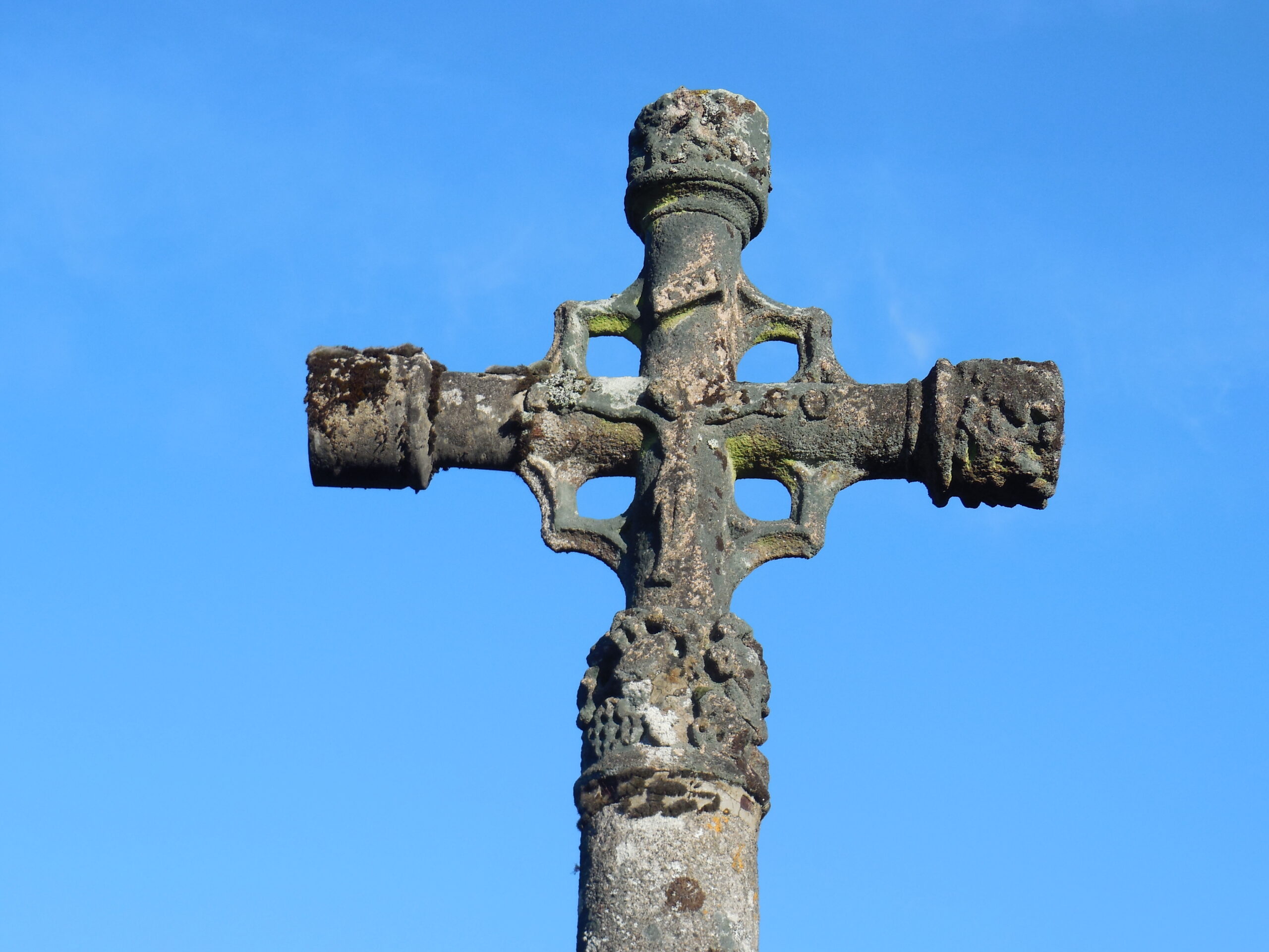 Croix du XVIe - Vivre en Haute-Corrèze